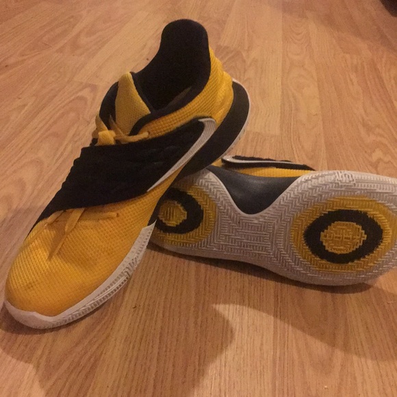 Nike | Shoes | Kyrie Low | Poshmark